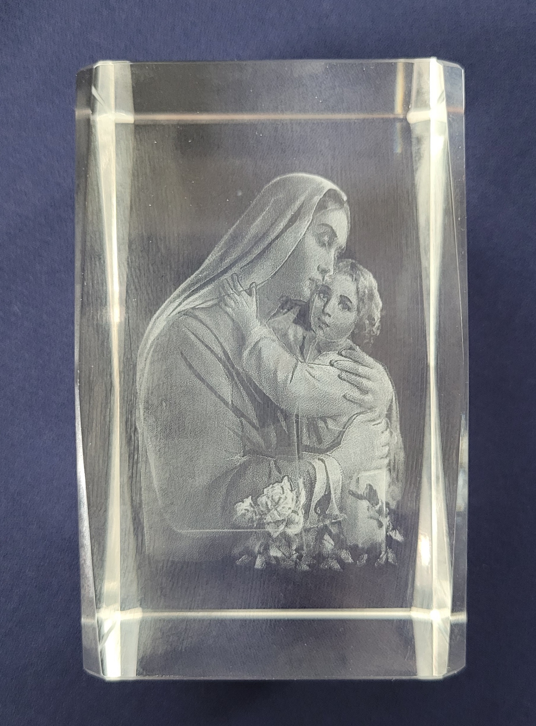 PL467 Mary with Jesus Crystal | Catholics Corner